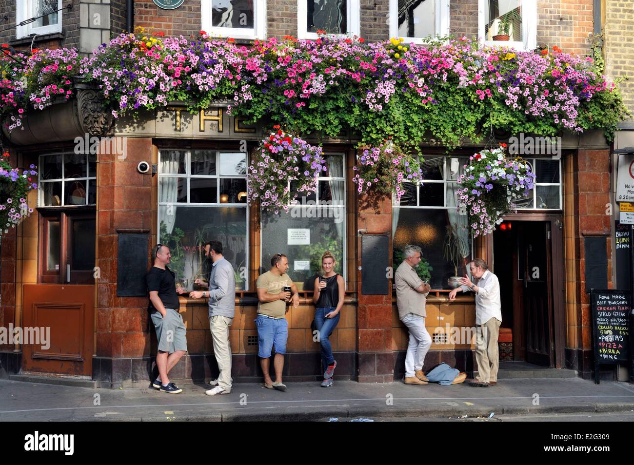 United Kingdom London Soho Berwick street Pub Stock Photo - Alamy