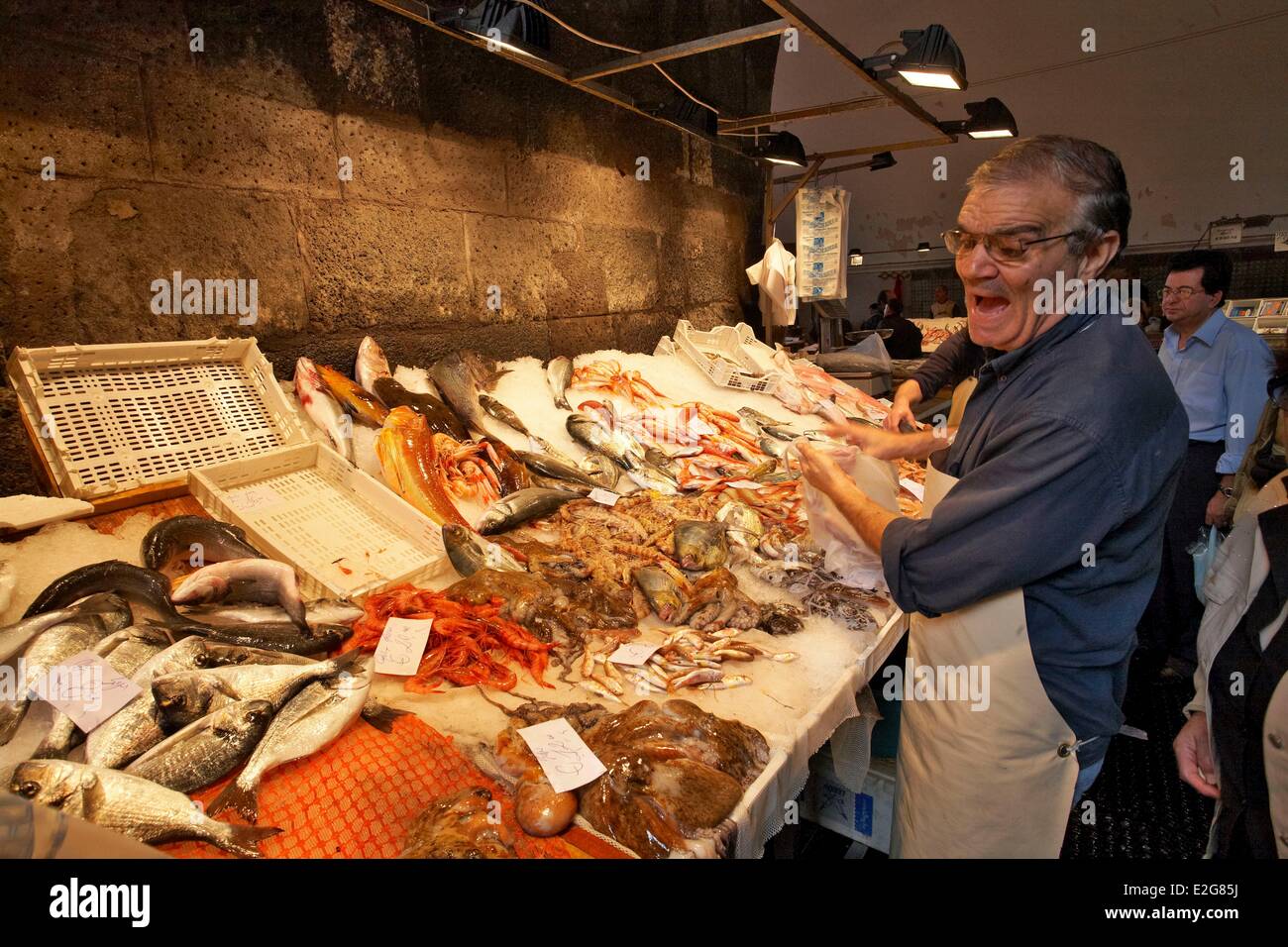 Italy Sicily Catania fish market Stock Photo - Alamy