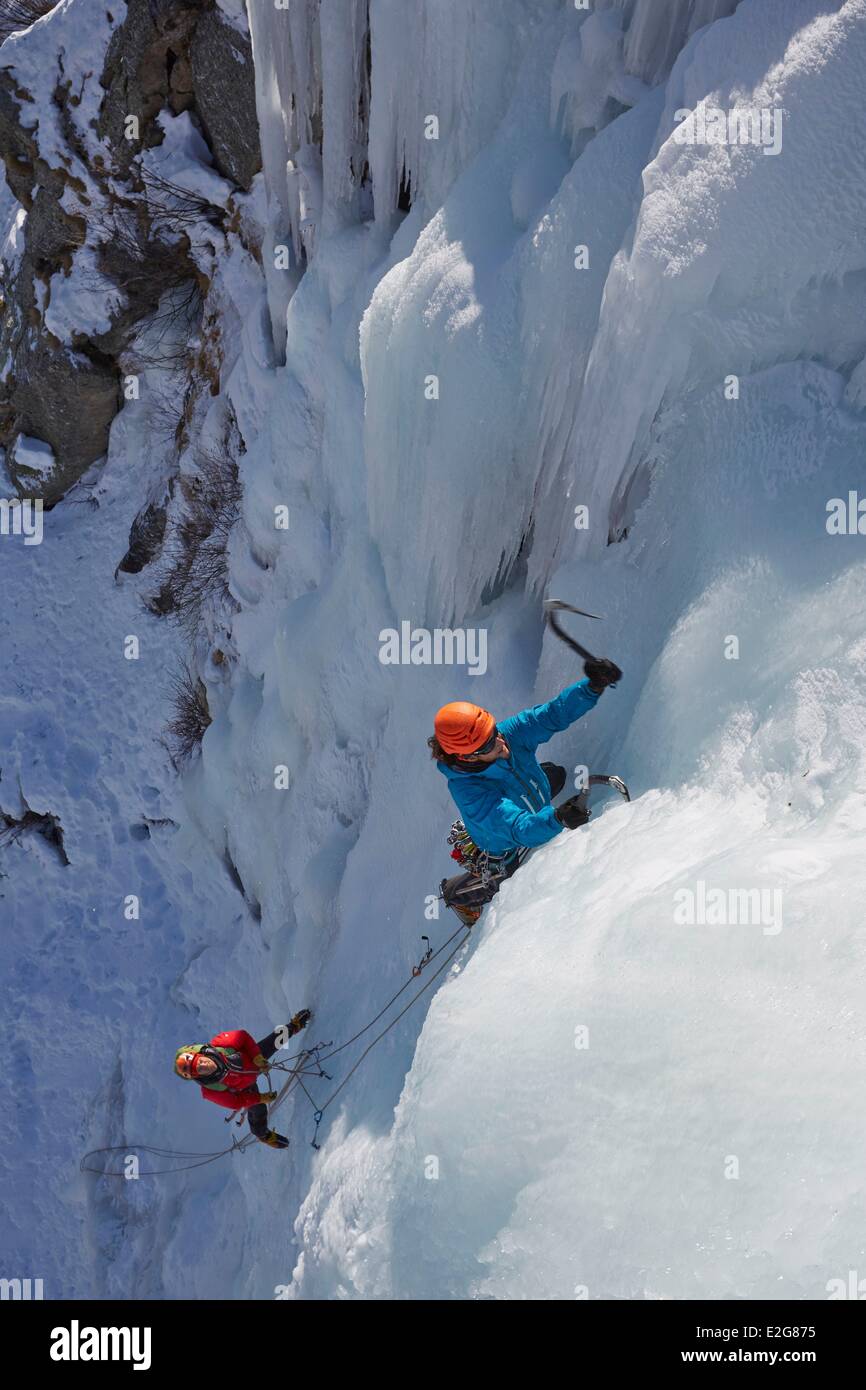 Mountaineer climbing icefall hi-res stock photography and images - Alamy