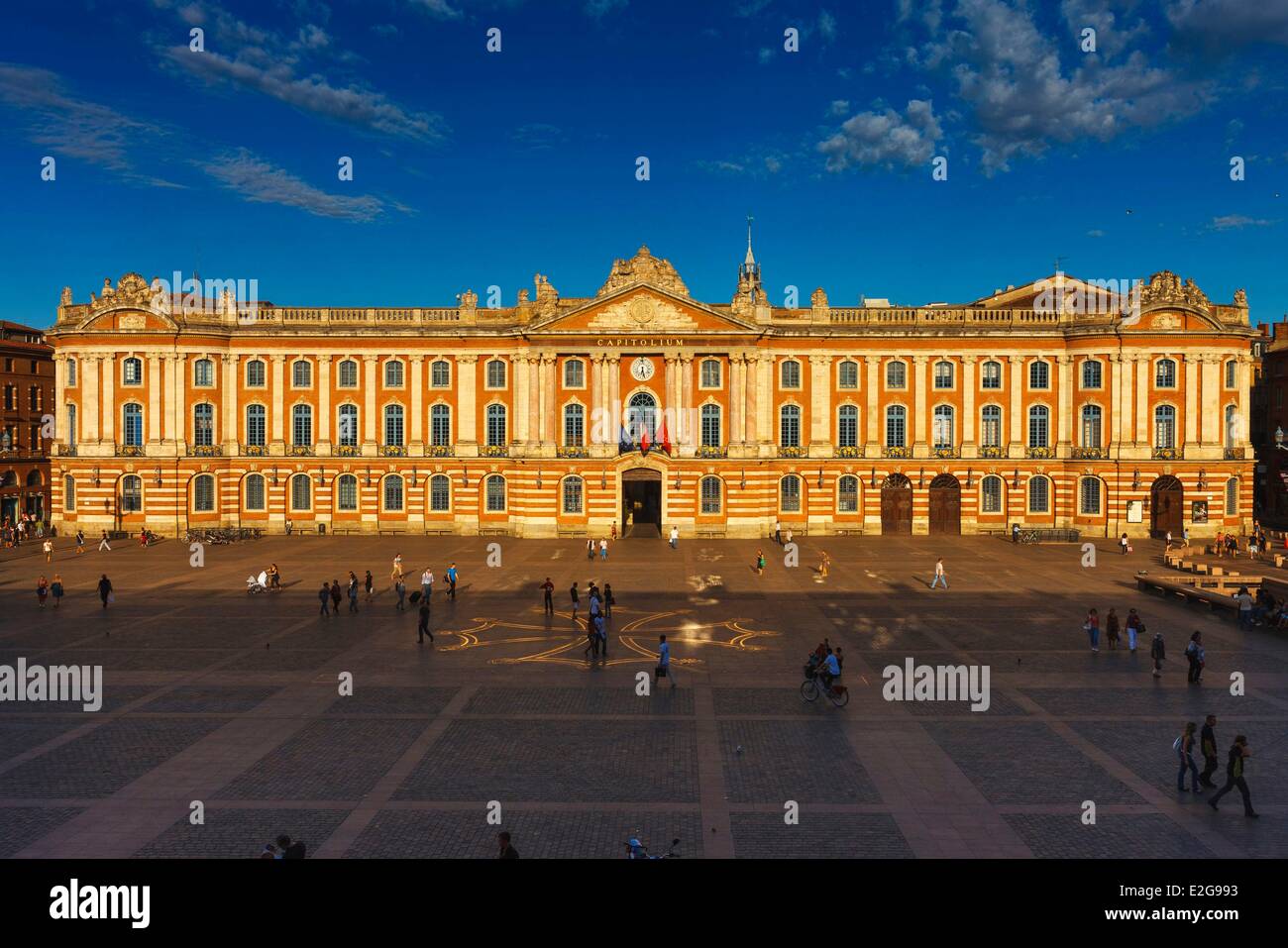 Statue du capitole hi-res stock photography and images - Alamy