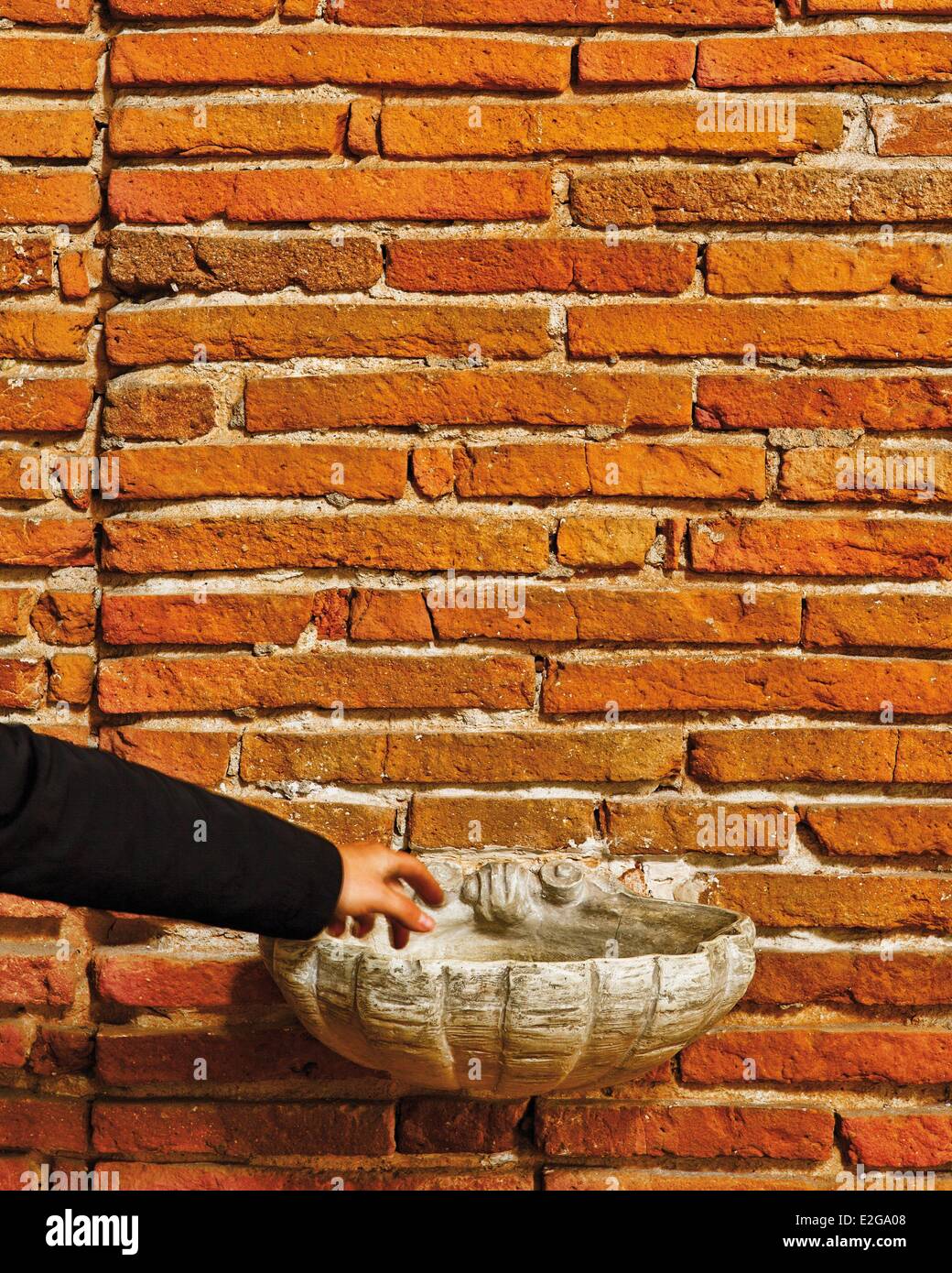 Hand and arm hi-res stock photography and images - Alamy