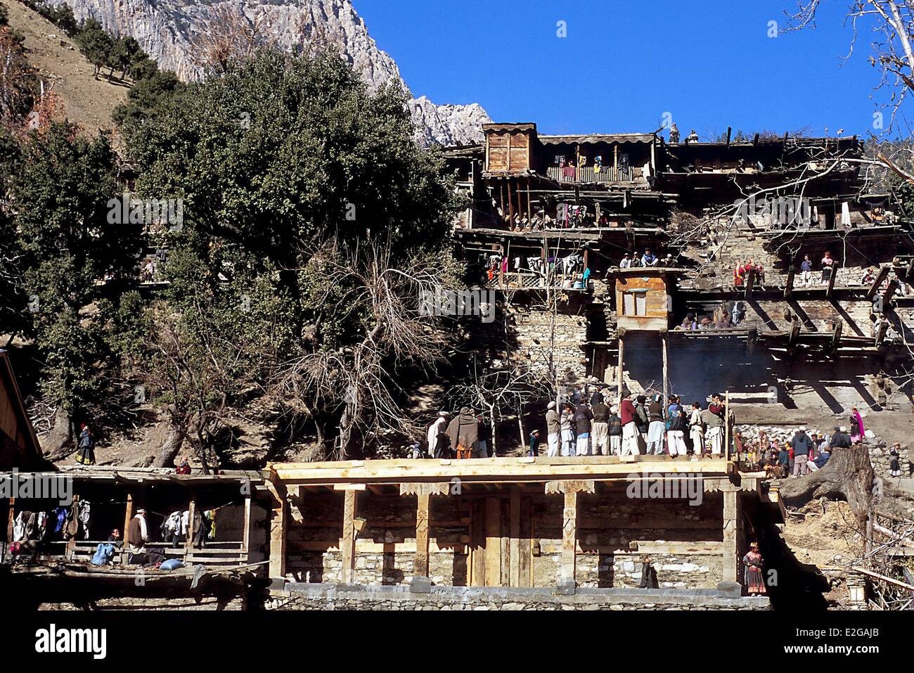 Pakistan pakhtunkhwa kalash valleys bumburet hi-res stock photography ...