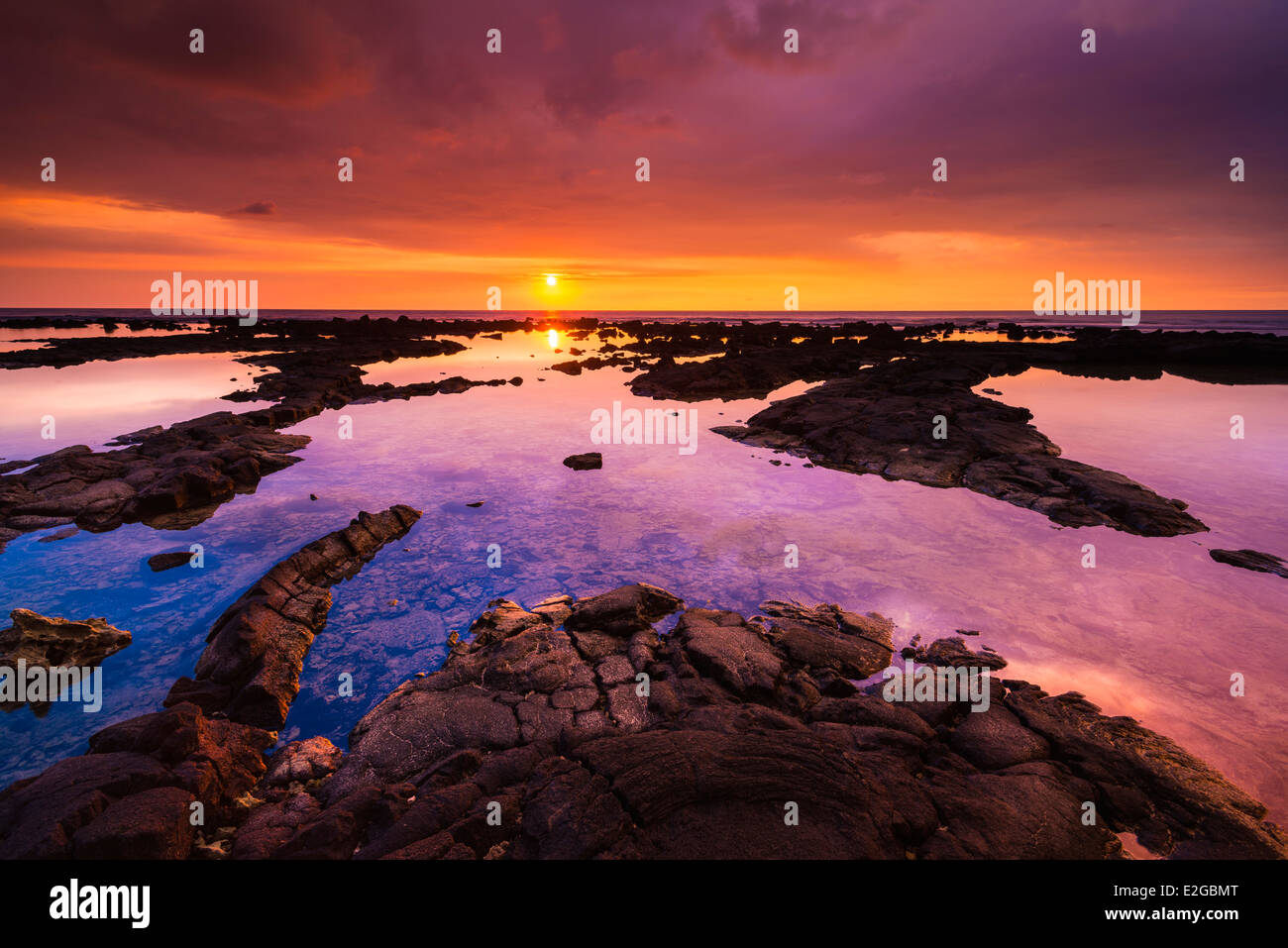 Royal hawaiian pool hi-res stock photography and images - Alamy