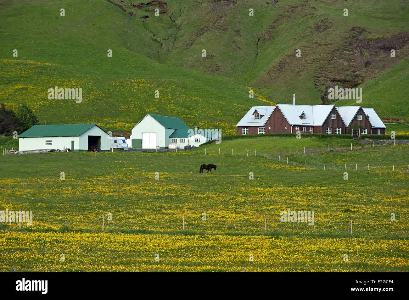 Pasture house farm hi-res stock photography and images - Alamy