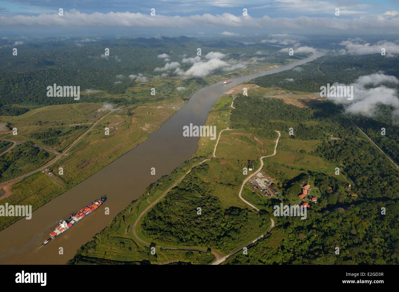 Panama Panama Canal a Panamax container cargo uses Gaillard cut (or ...