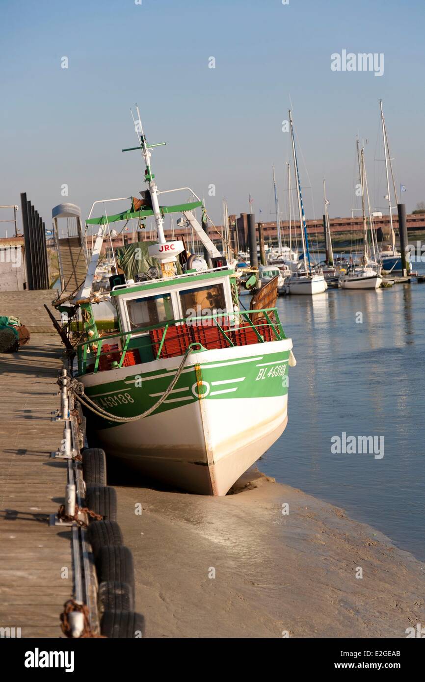 France Pas de Calais Etaples fishing boat in port Stock Photo - Alamy