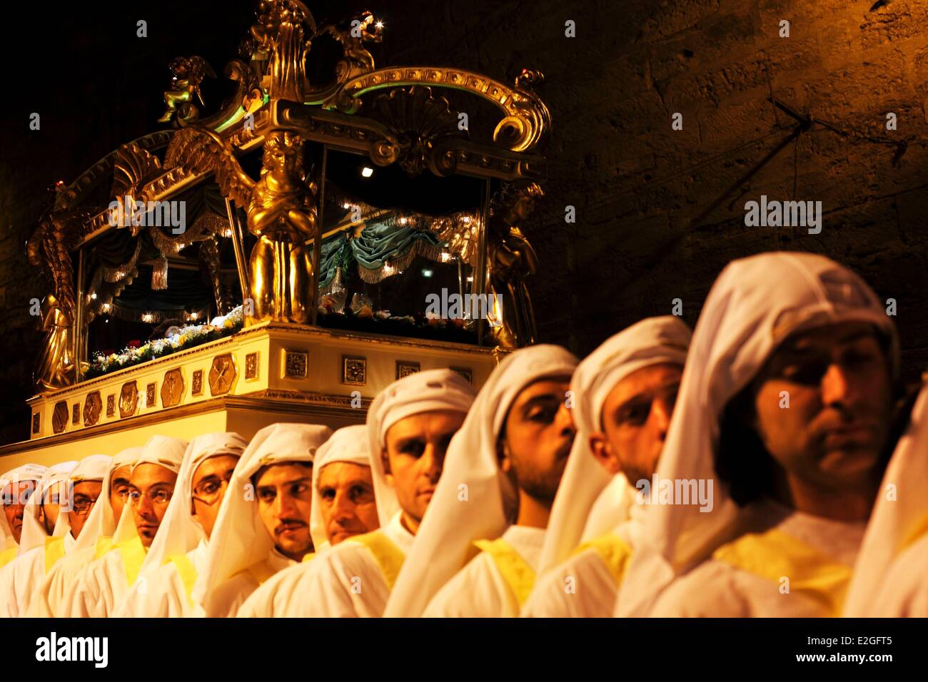 Good friday church statue hi-res stock photography and images - Alamy
