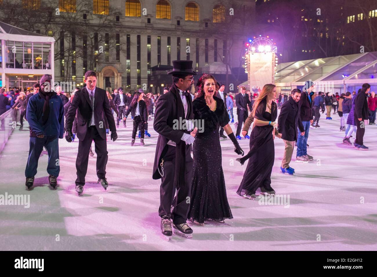 Ice rink manhattan hi-res stock photography and images - Alamy