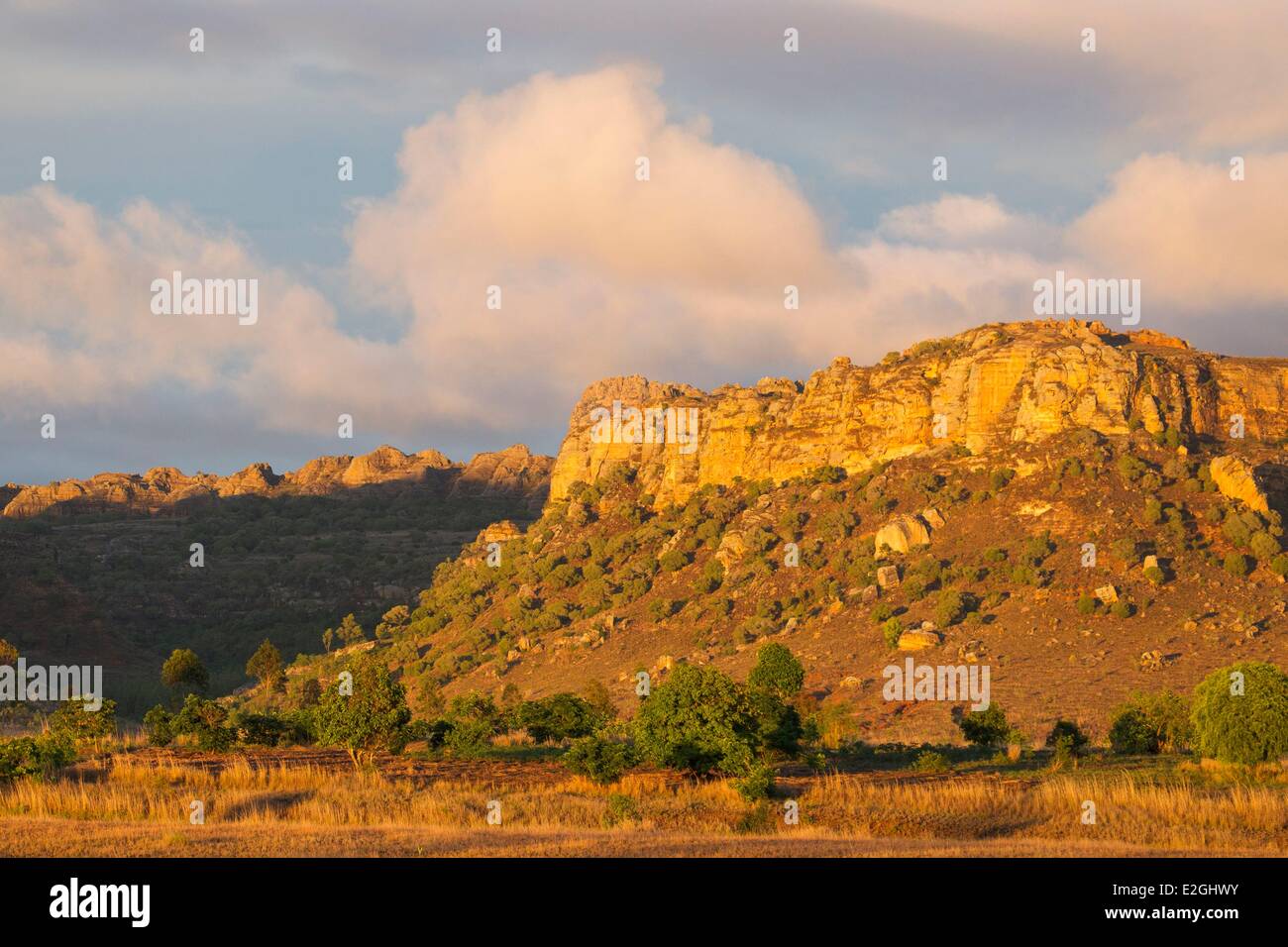 Madagascar Isalo National Park Morning light on cliffs Stock Photo - Alamy