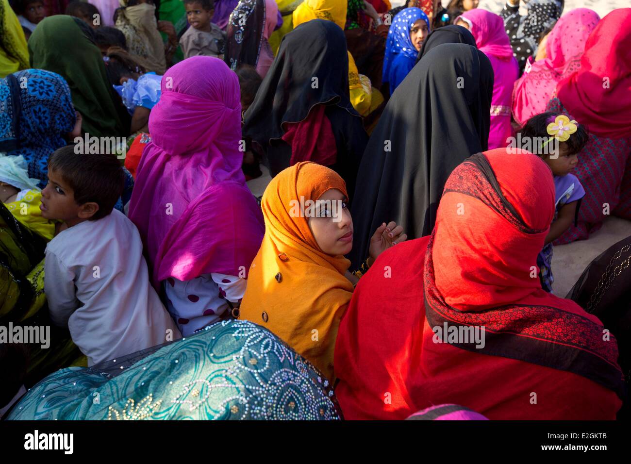Oman desert children hi-res stock photography and images - Alamy