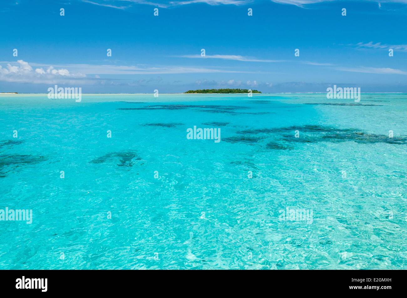 Cook Islands Aitutaki Island main lagoon Stock Photo - Alamy