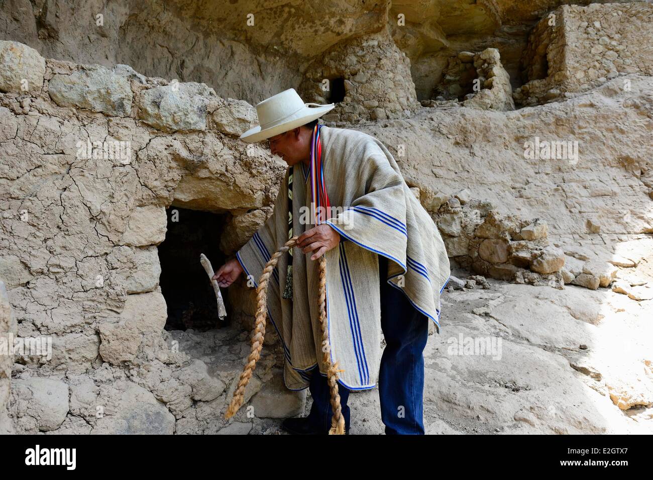 Cuzco inca cemetery hi-res stock photography and images - Alamy