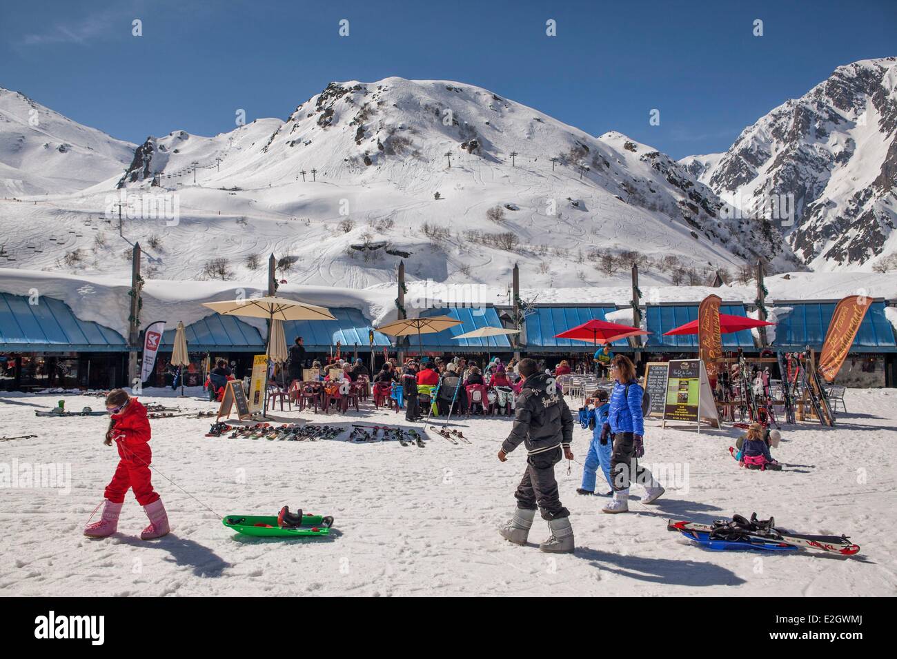 Ski resort mountain cafe france hi-res stock photography and images - Alamy