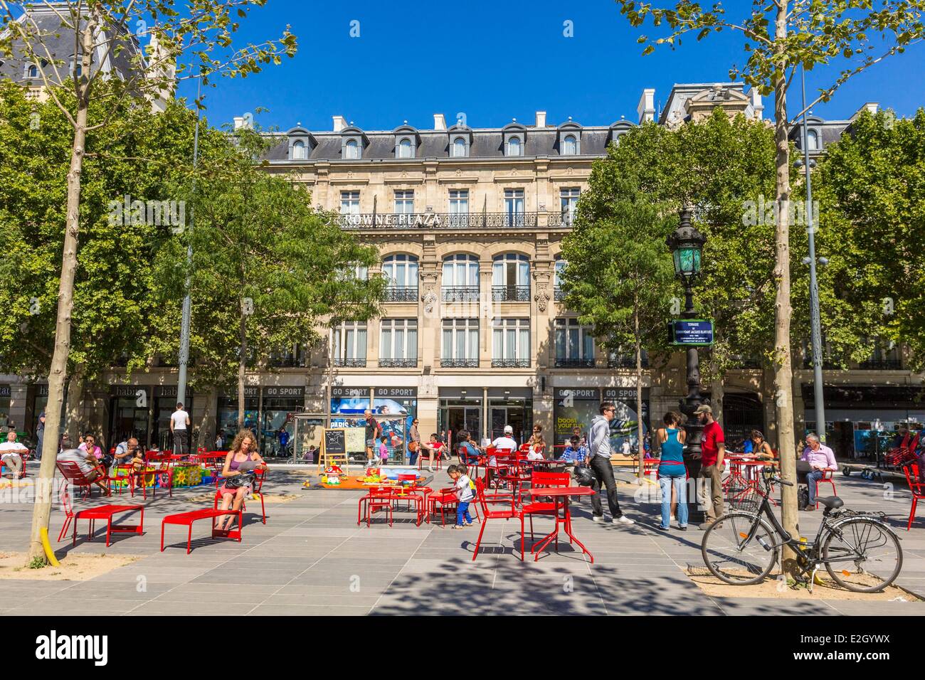 Place de la republique hi-res stock photography and images - Alamy