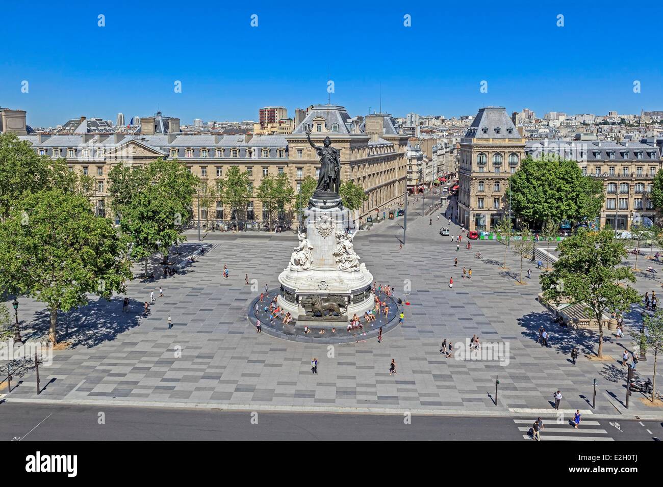 Place de la republique paris hi-res stock photography and images - Alamy