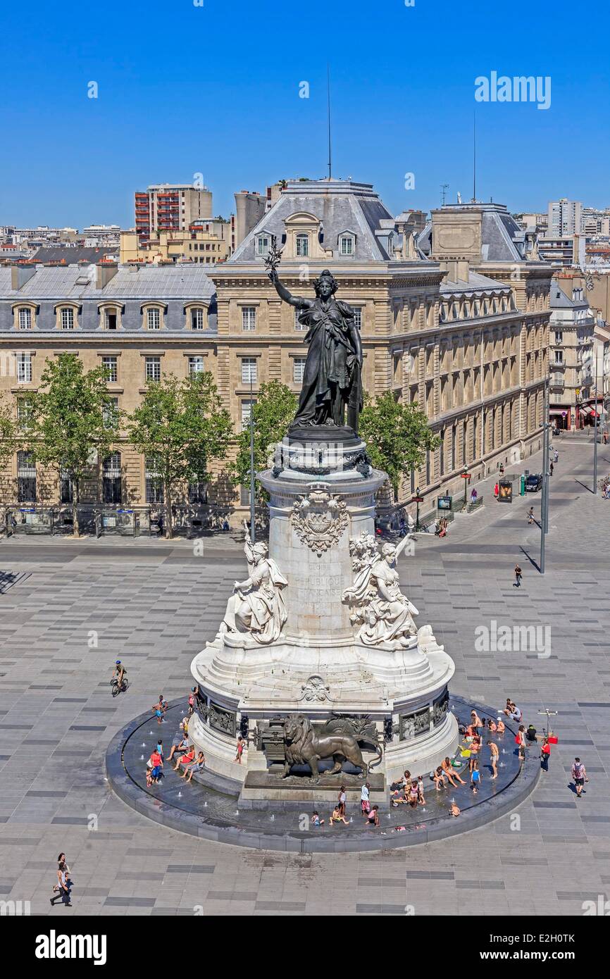 Monument place de la republique hi-res stock photography and images - Alamy