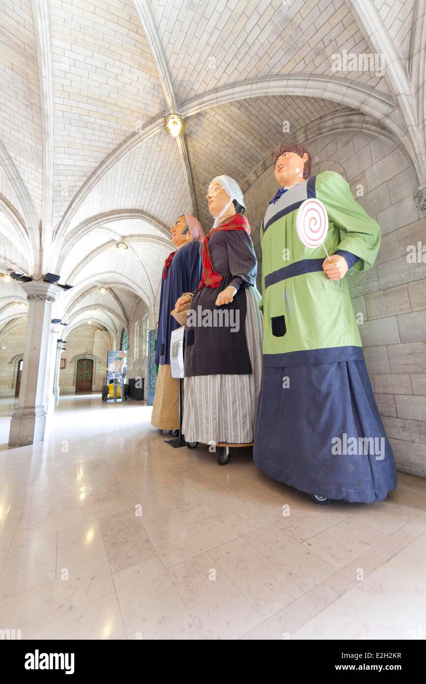 Giants hall hi-res stock photography and images - Alamy