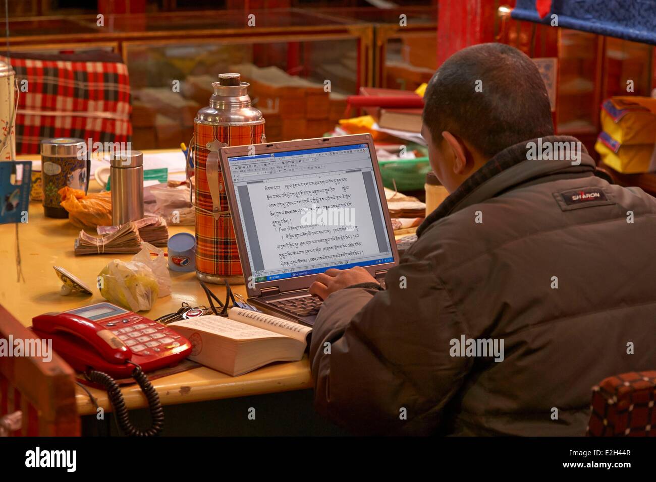 Monk with computer hi-res stock photography and images - Alamy