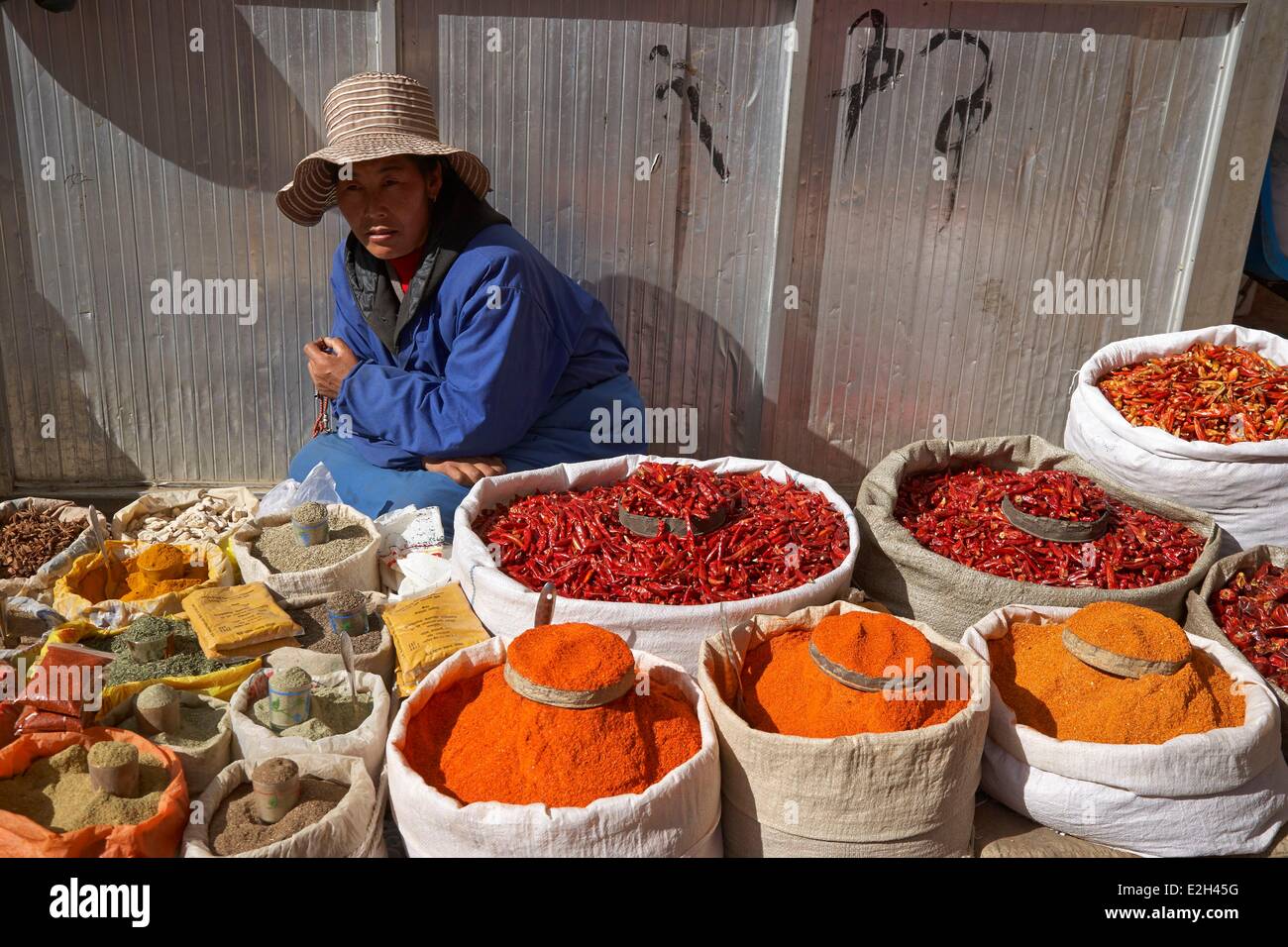 Tibet food market hi-res stock photography and images - Alamy