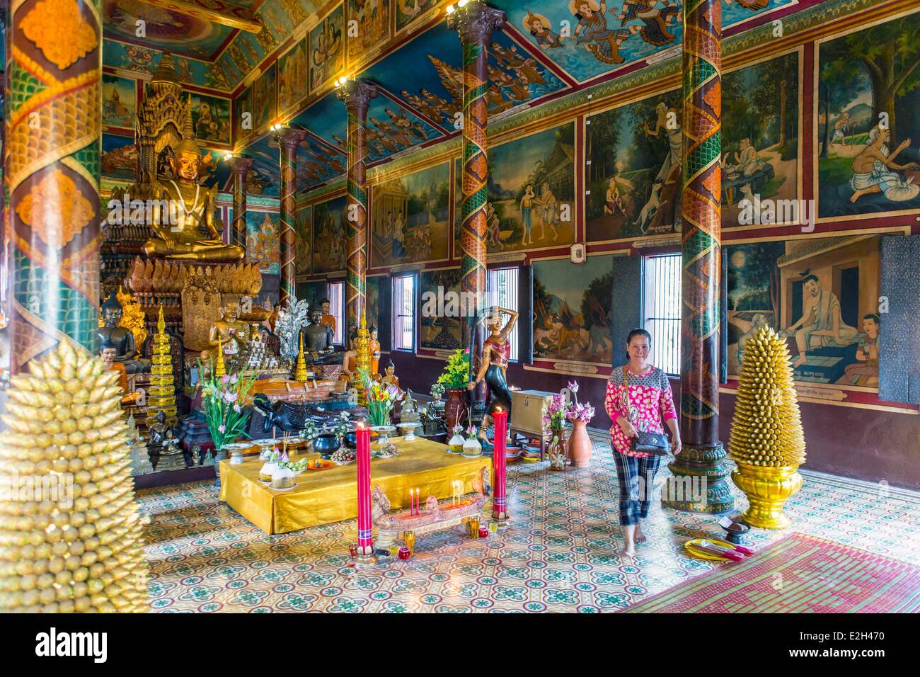 Temple in wat phnom cambodia hi-res stock photography and images - Alamy