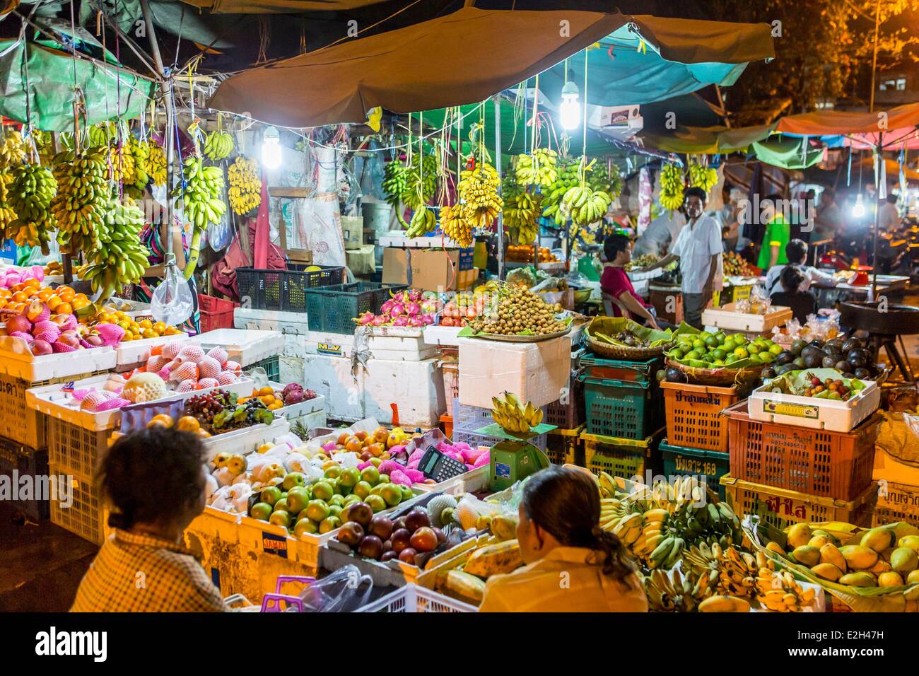 Night market phnom penh hi-res stock photography and images - Alamy