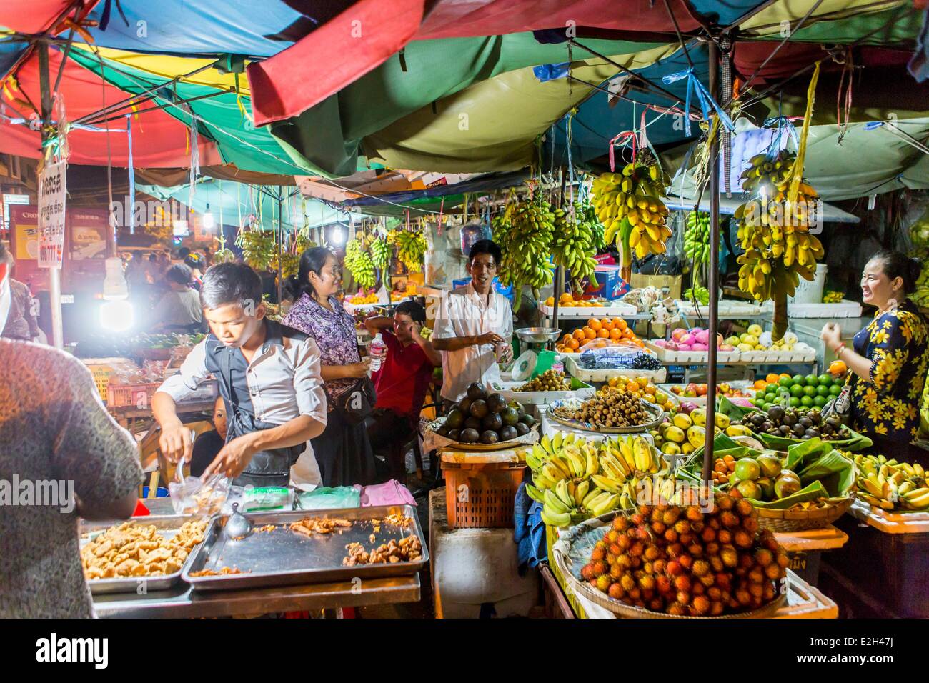 Cambodia Phnom Penh Night Market Stock Photo - Alamy