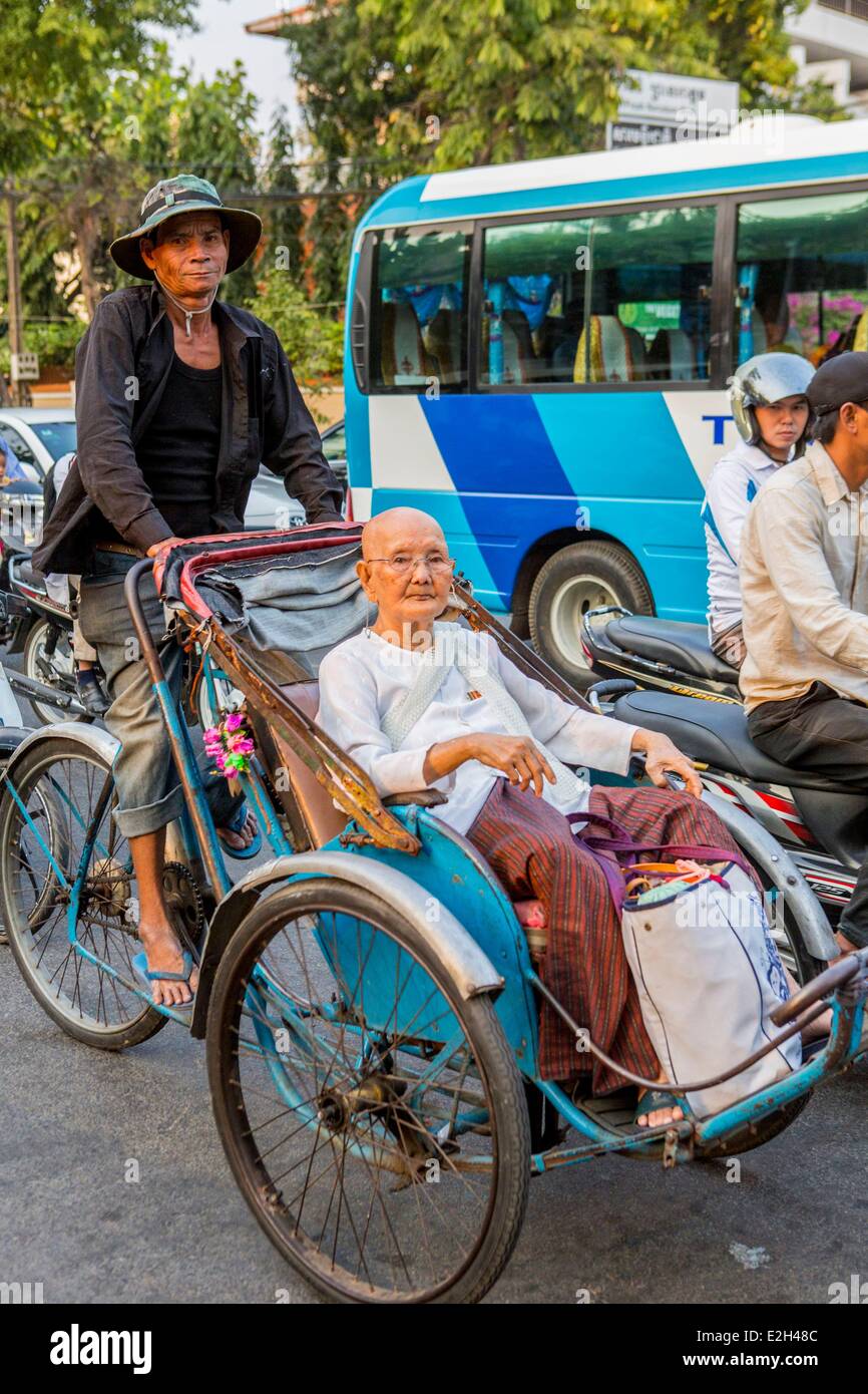 Cambodia Phnom Penh transportation in rickshaw Stock Photo - Alamy