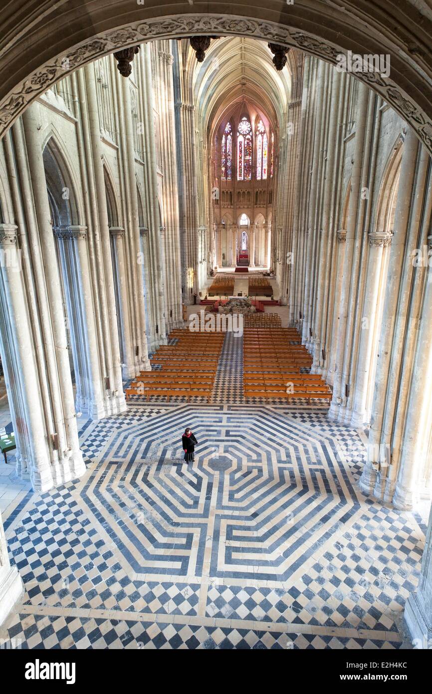 Basilica of saint quentin hi-res stock photography and images - Alamy