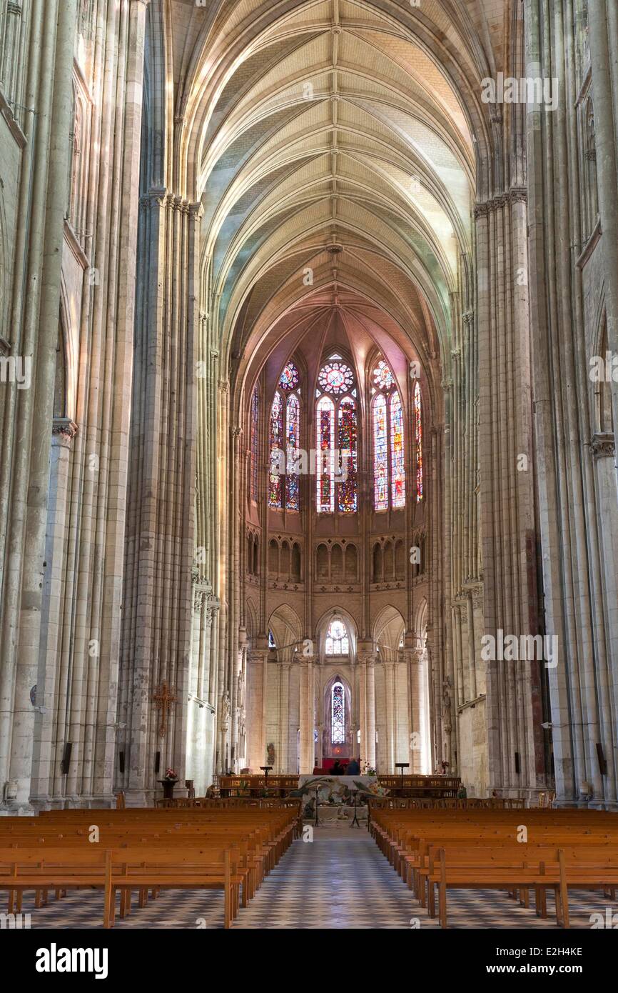 Basilica of saint quentin hi-res stock photography and images - Alamy