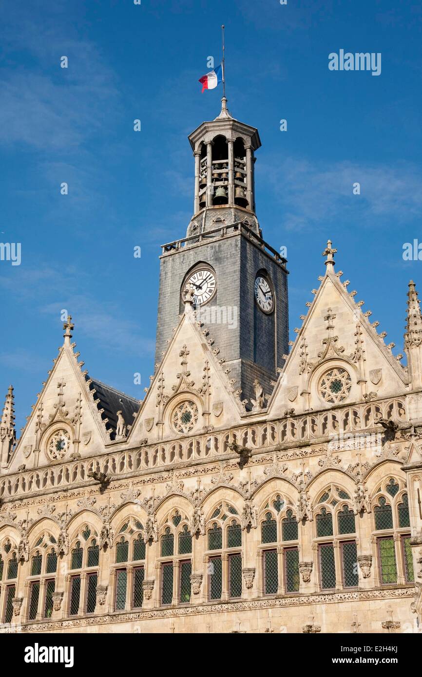 Saint quentin square hi-res stock photography and images - Alamy