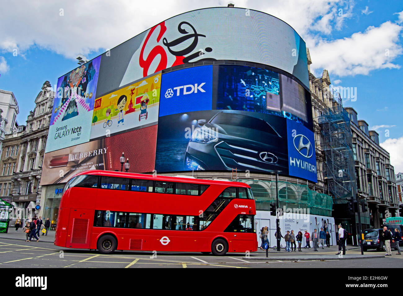 All electric double decker buses hi-res stock photography and images ...