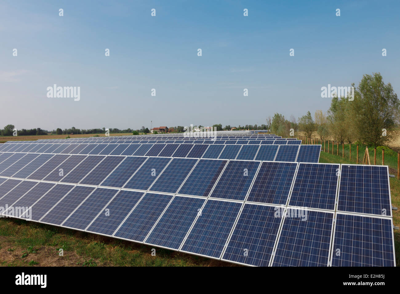 solar farm panels photovoltaics Stock Photo - Alamy