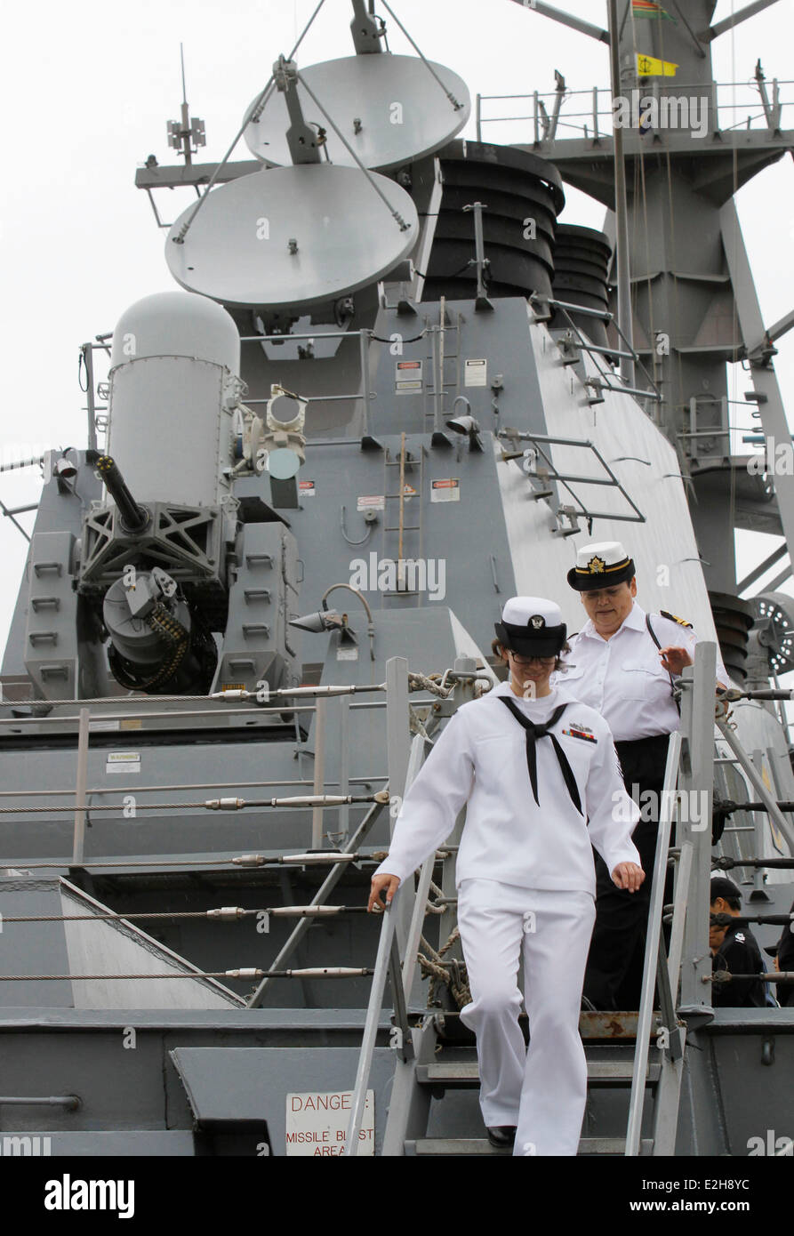 Uss decatur hi-res stock photography and images - Alamy