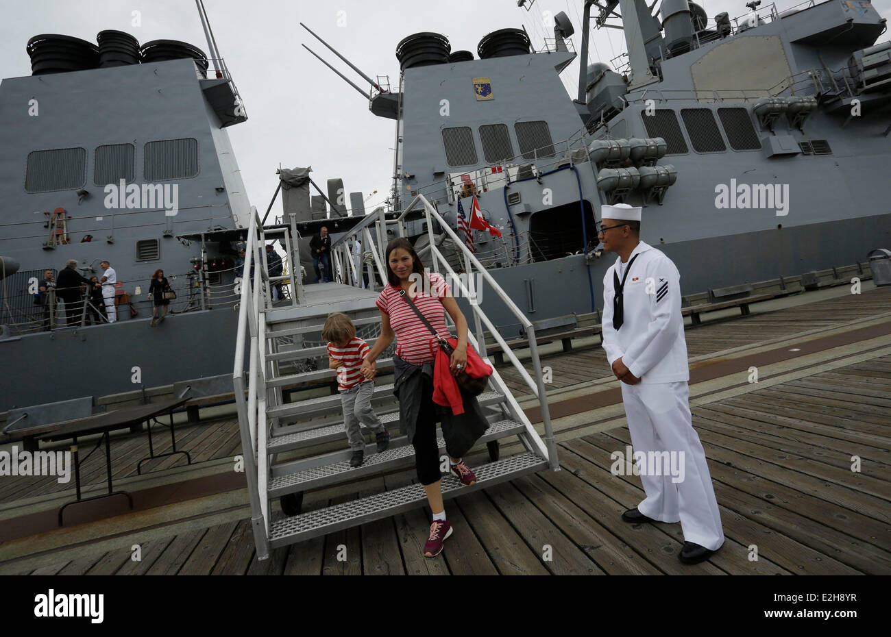 Uss decatur hi-res stock photography and images - Alamy