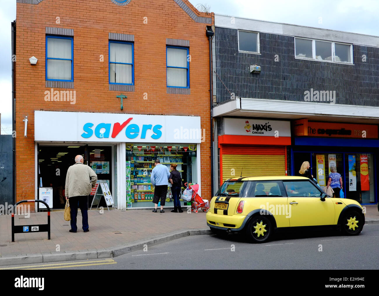 Savers high street store hi-res stock photography and images - Alamy