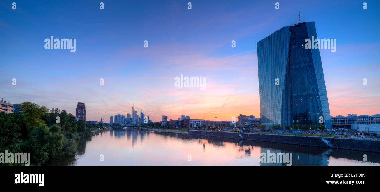 The new building of the European Central Bank, ECB, skyline at dusk ...