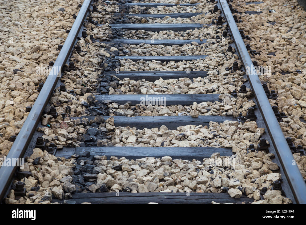 Train track convergence hi-res stock photography and images - Alamy