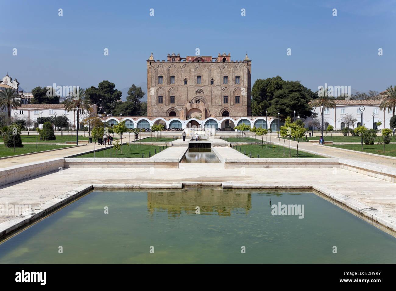 Castello di palermo zisa hi-res stock photography and images - Alamy