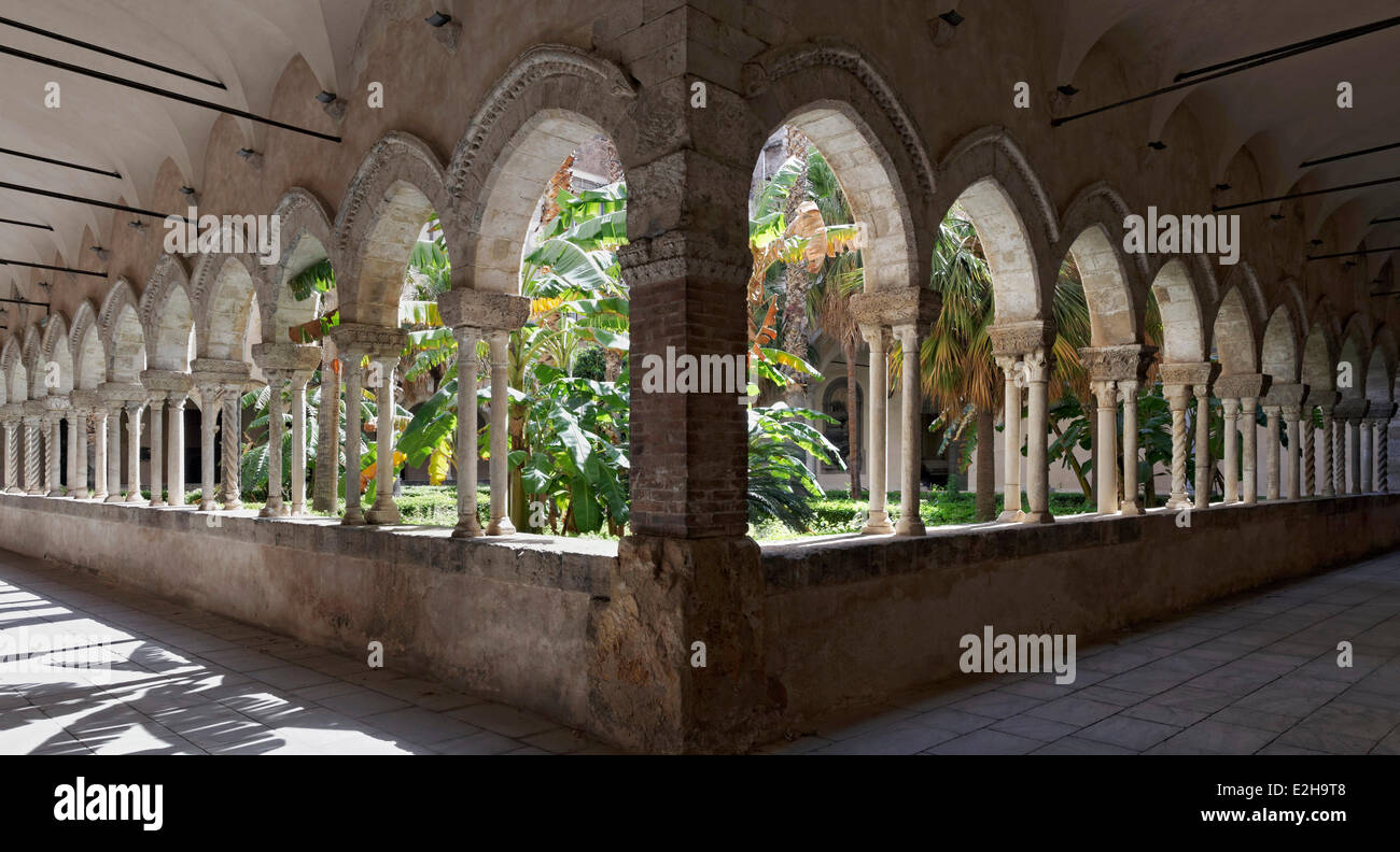 Cloister of the Dominican Convent of San Domenico, Palermo, Sicily ...