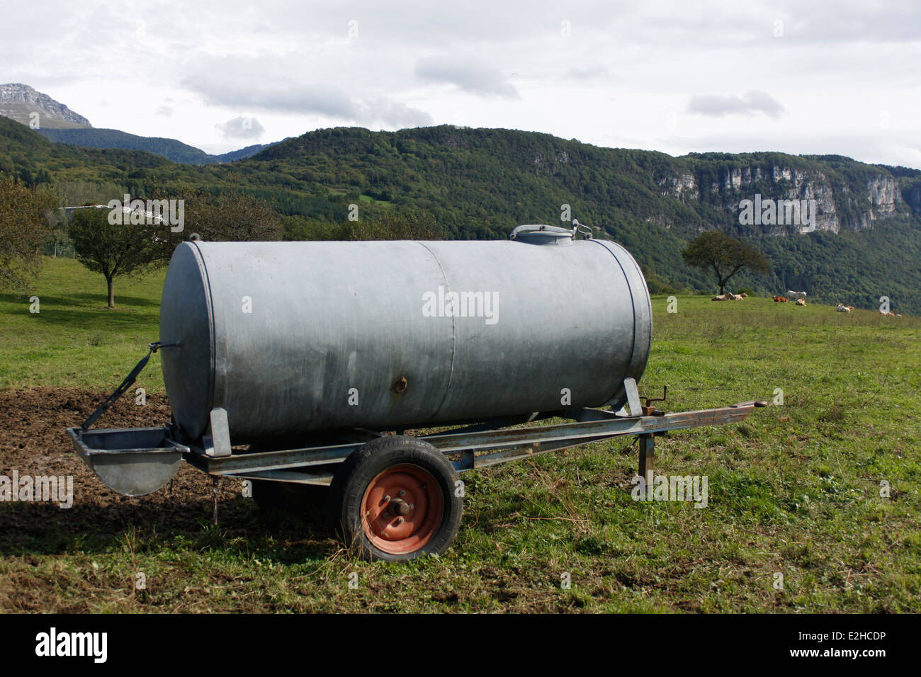Field water tank hi-res stock photography and images - Alamy