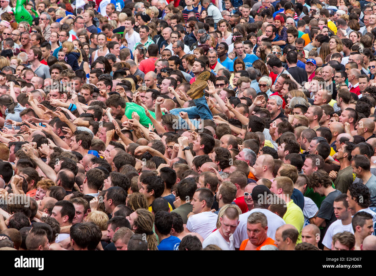 Crowd, many people in confined space, at a festival Stock Photo - Alamy