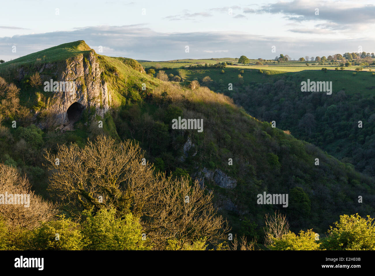 Thor's Cave, Manifold Valley, Peak District National Park ...