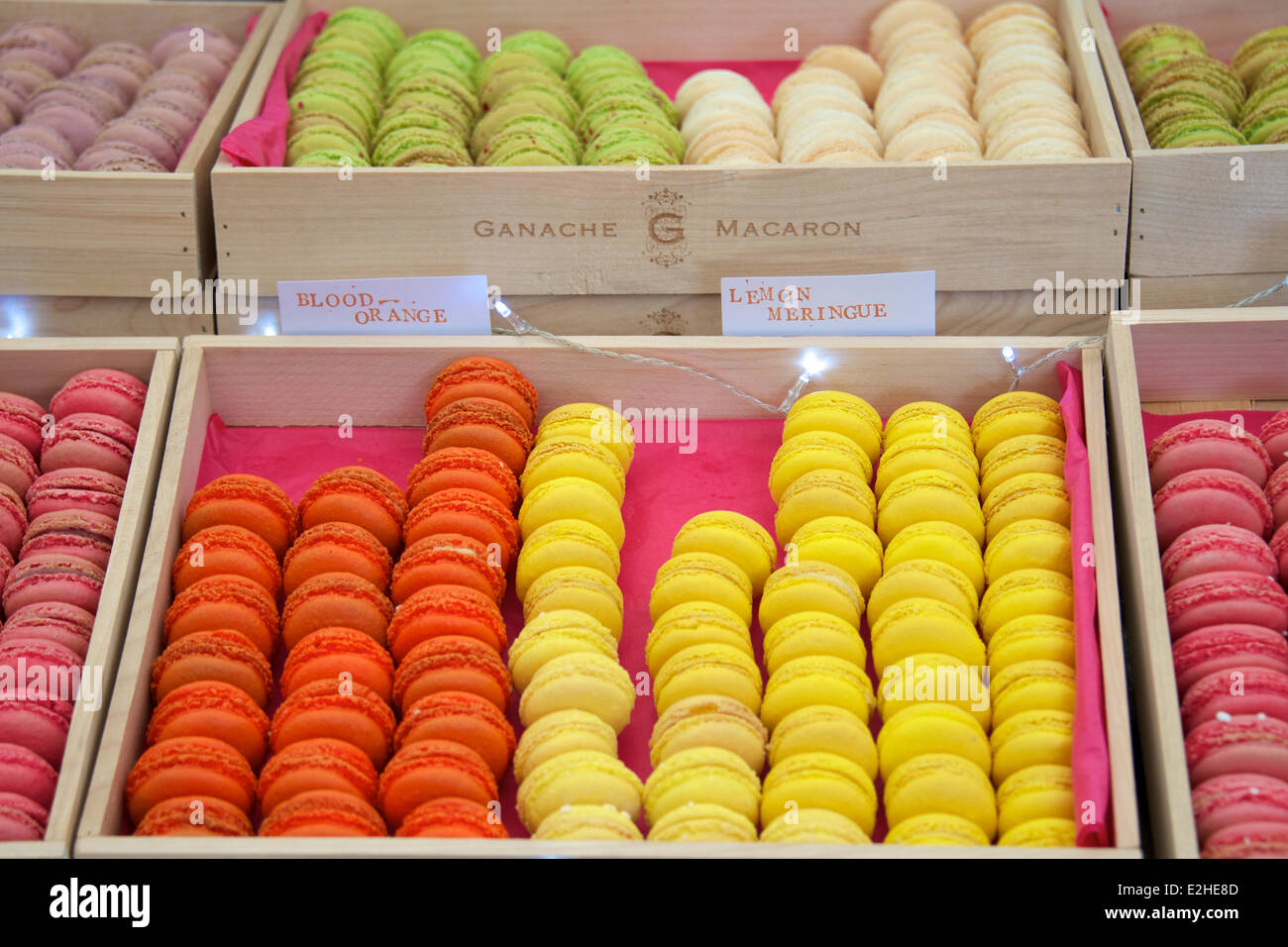 Macaron Display Stock Photos & Macaron Display Stock Images - Alamy