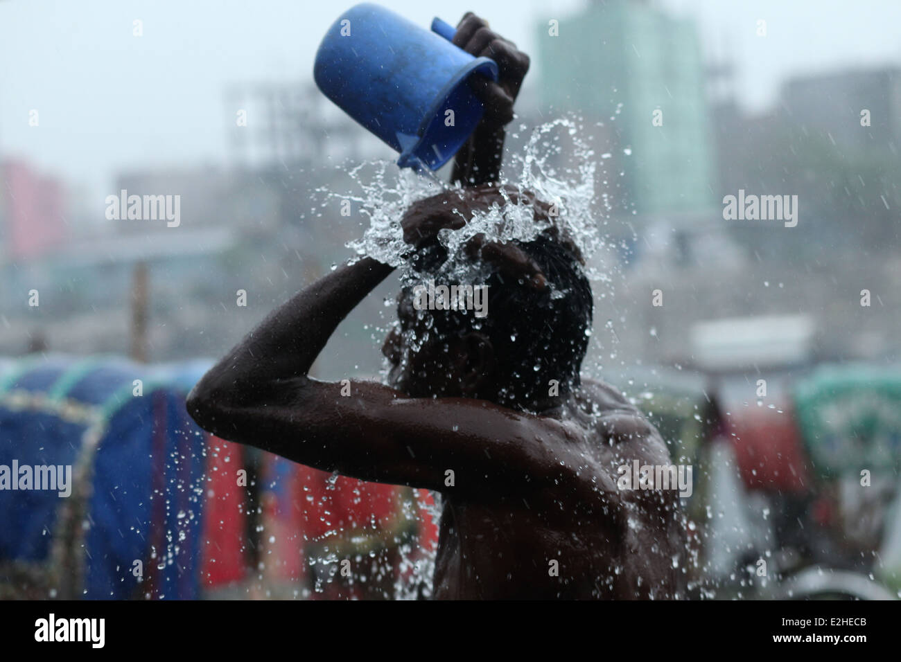 Kids enjoying rain hi-res stock photography and images - Alamy
