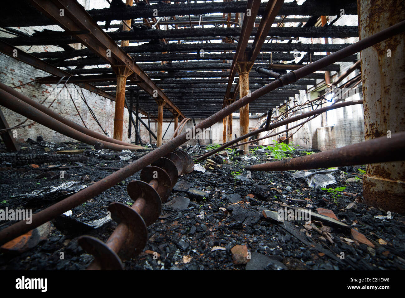 Burnt out building hi-res stock photography and images - Alamy