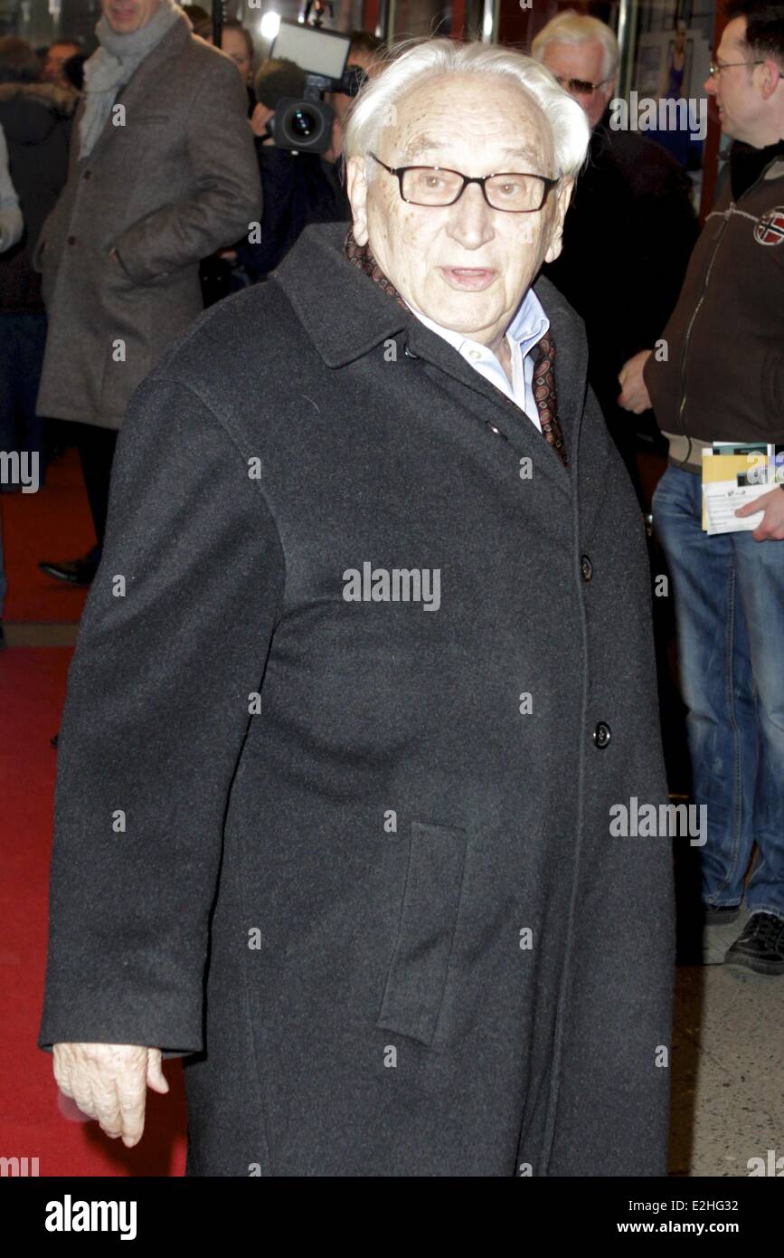 Egon Bahr at Geruechte...Geruechte... premiere at Theater am ...