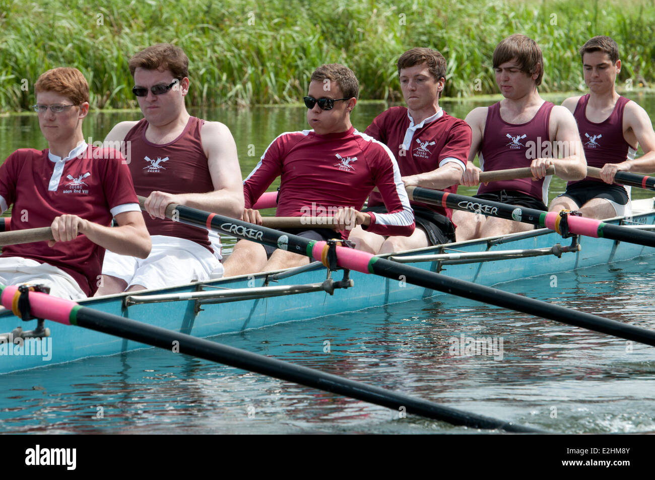 Cambridge rowing race bumps mens hi-res stock photography and images ...