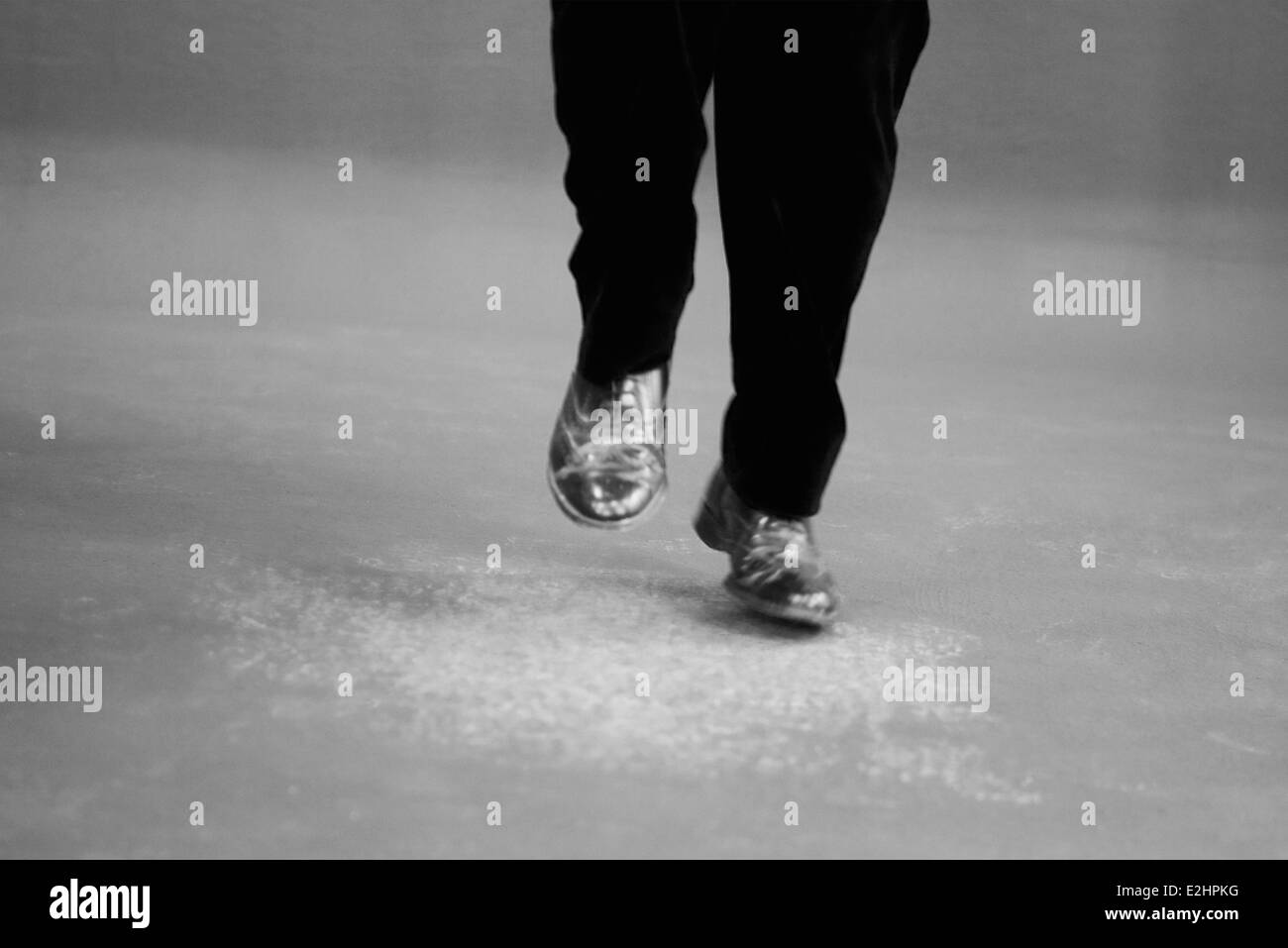 Tap dance hi-res stock photography and images - Alamy