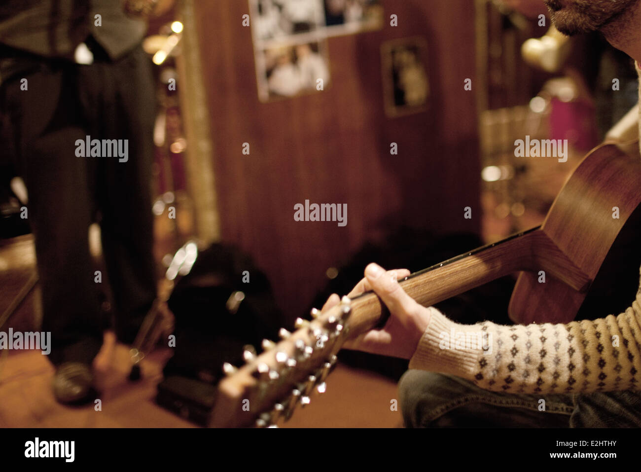 Group of musicians playing interior hi-res stock photography and images ...