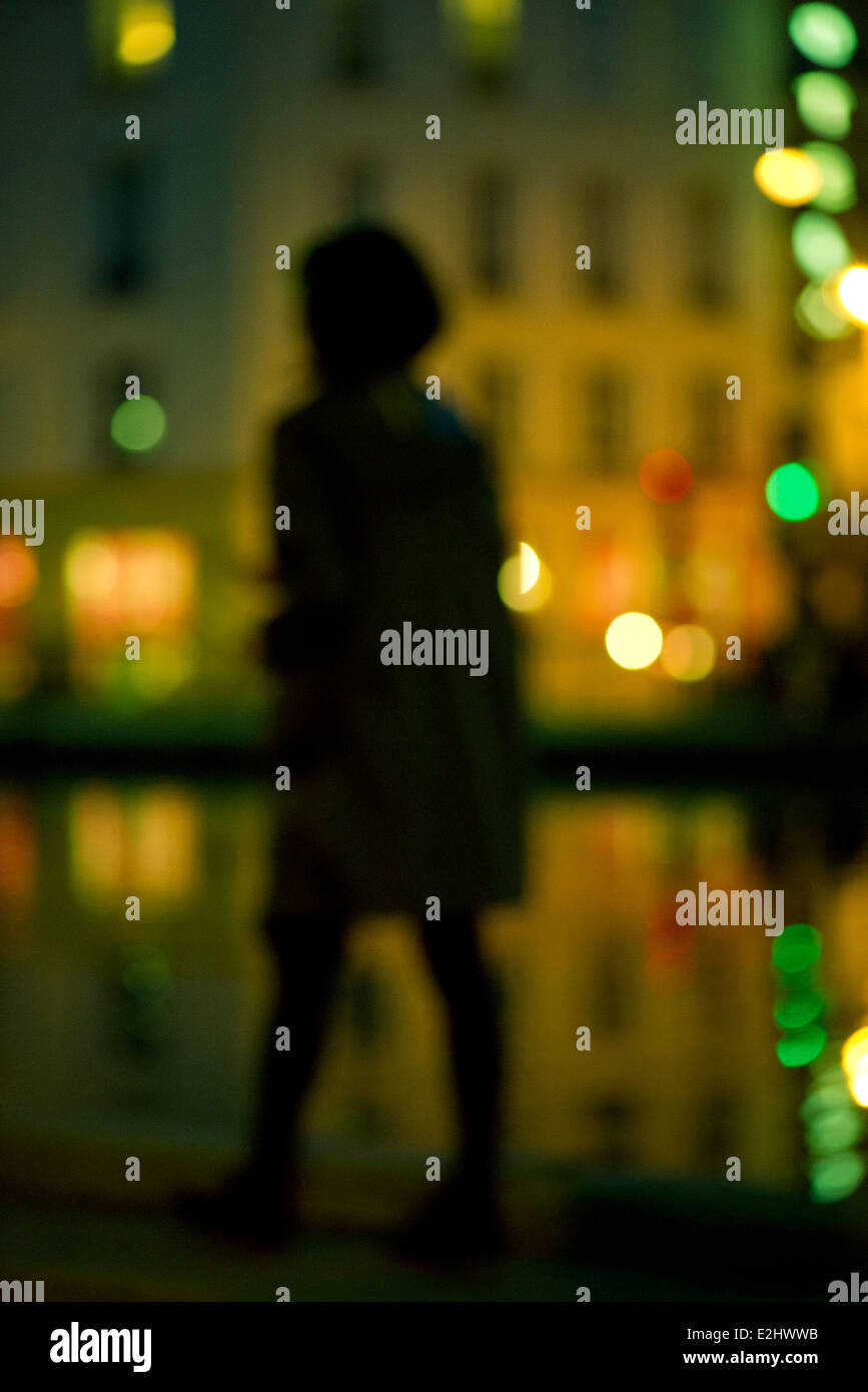 Woman walking alone dark night hi-res stock photography and images - Alamy